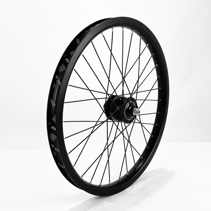 Dynamo Wheel Cliffhanger w/SONDelux Disc Hub - 20" | Perennial Cycle